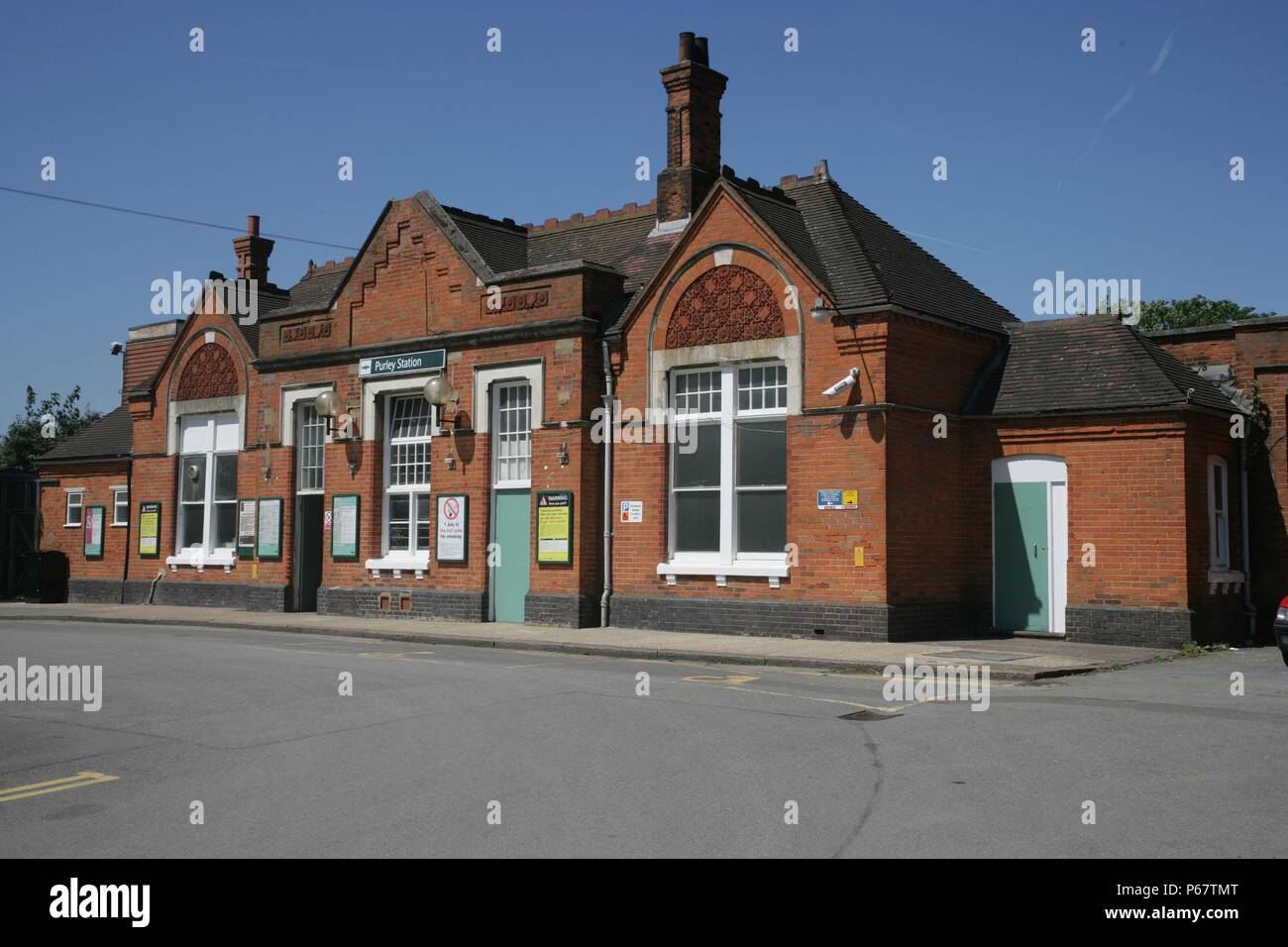 Purley railway station hi-res stock photography and images - Alamy
