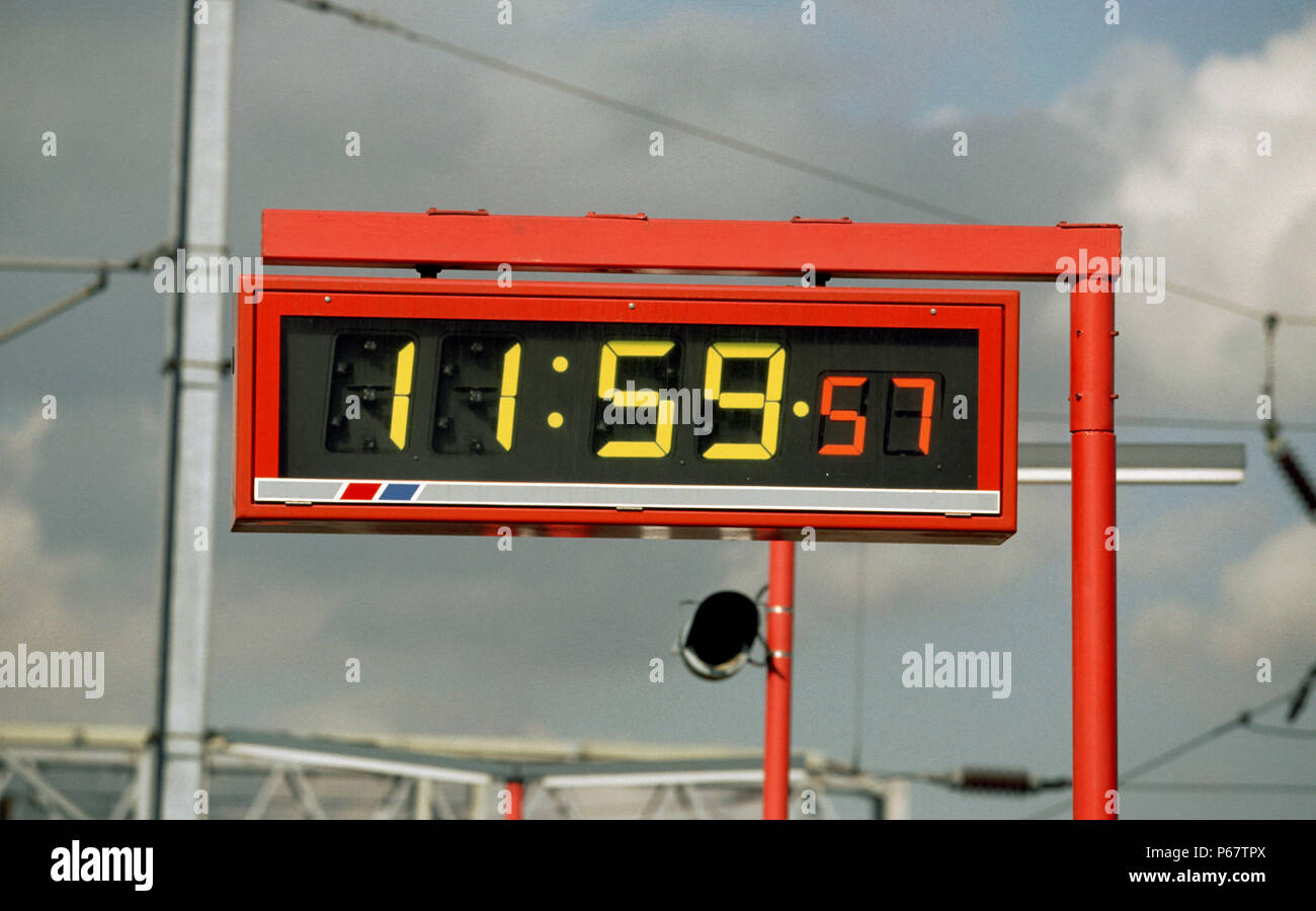 Station clock. C1993 Stock Photo - Alamy