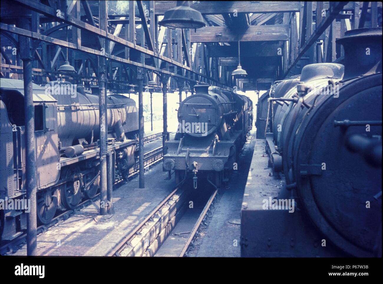 Lms stanier 8f 2 8 0 locomotive hi-res stock photography and images - Alamy