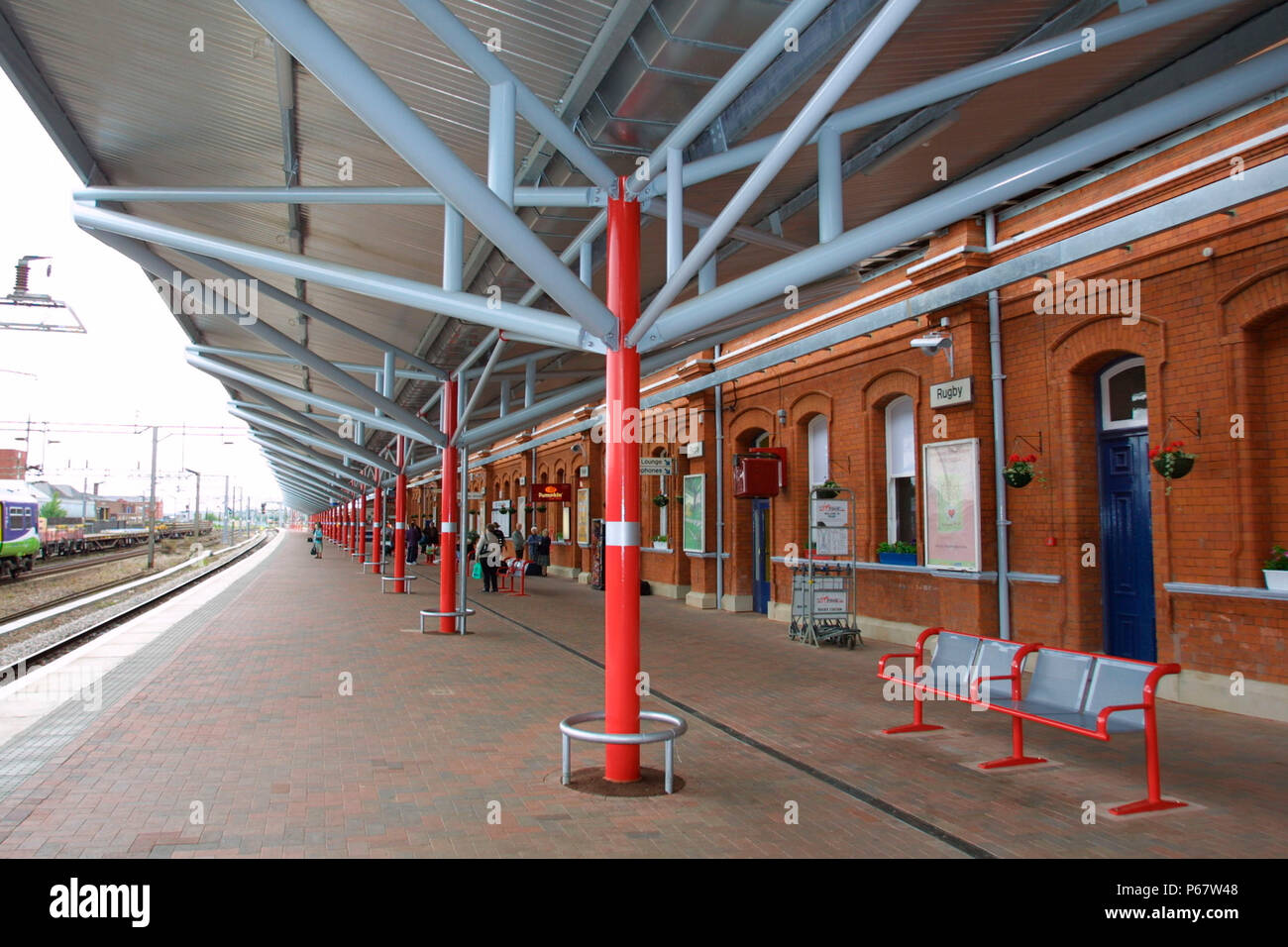 Rugby station hi-res stock photography and images - Alamy