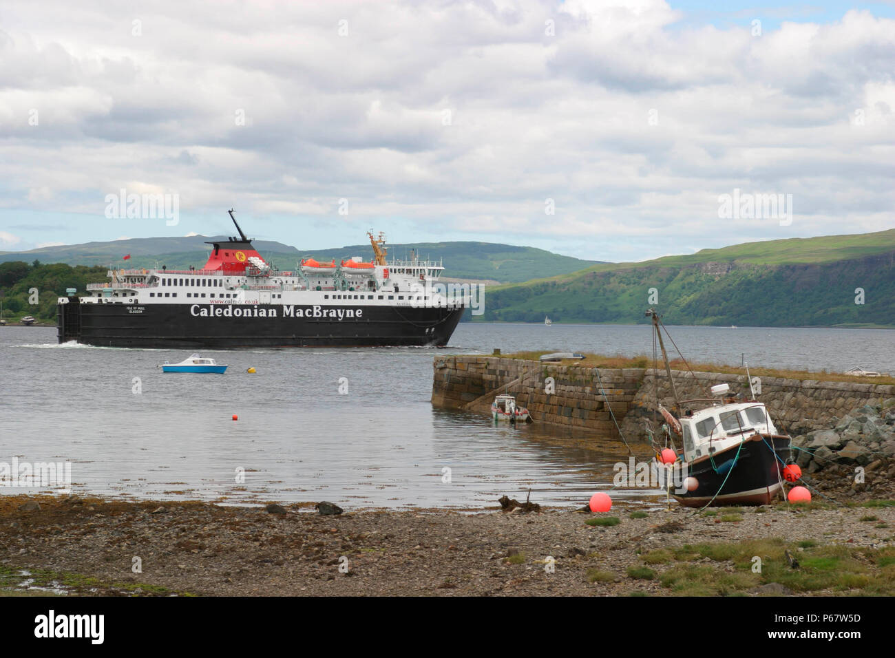The Craignure to Oban ferry sets sail from Craignure on the Isle of ...