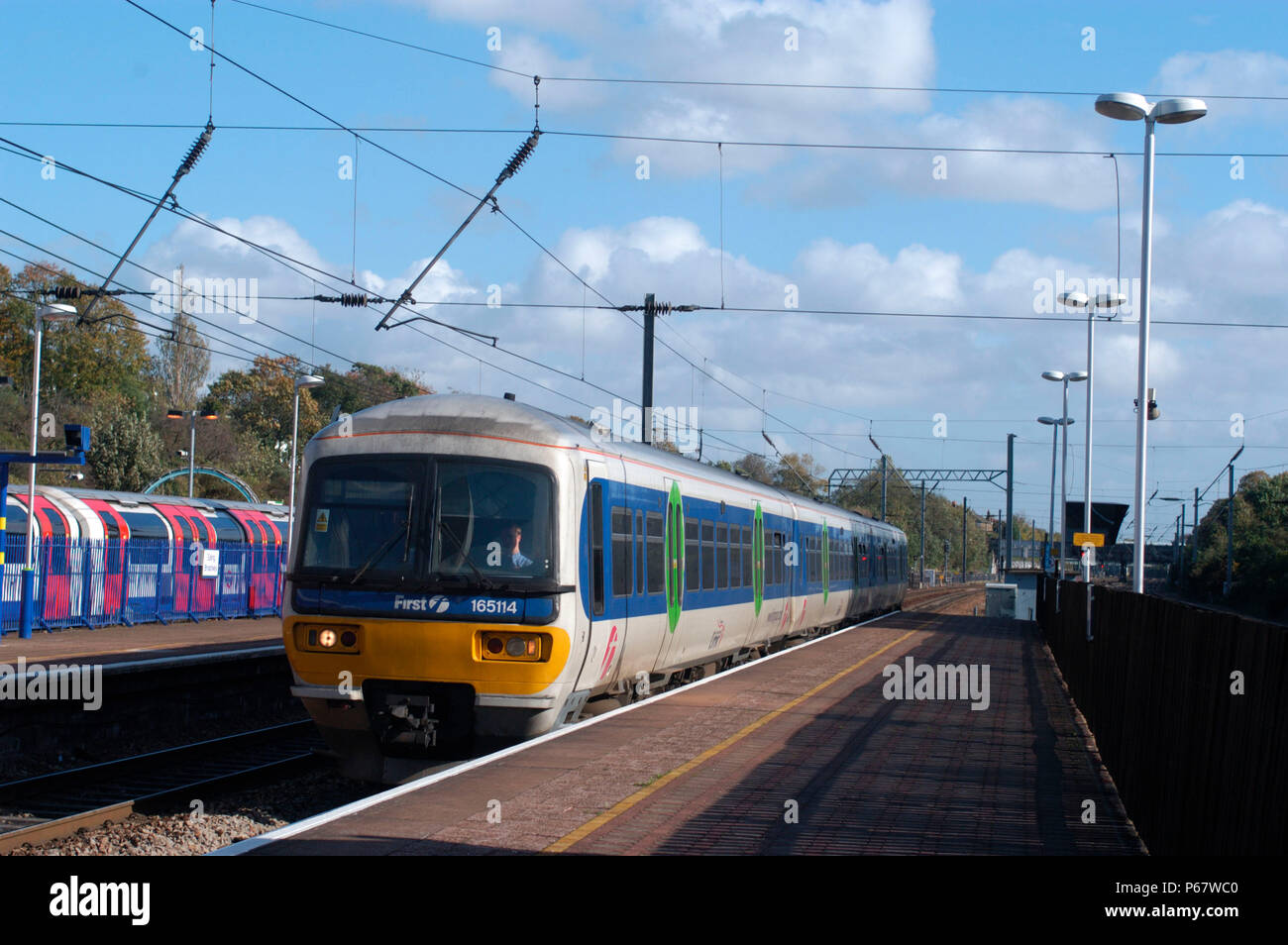 The Great Western Railway. A Great Western Link Class 165 DMU at Ealing ...