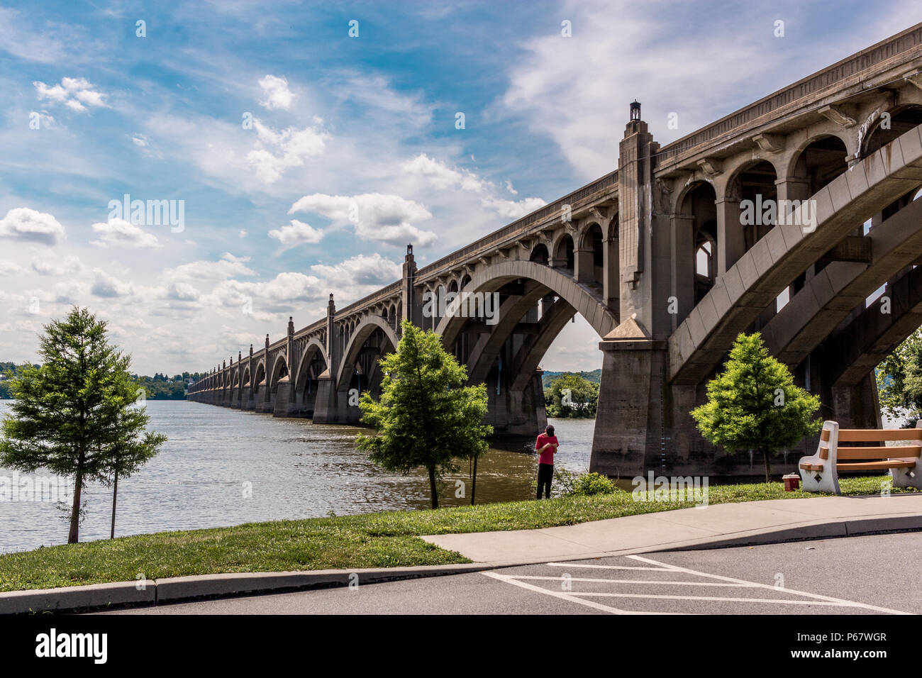 a view of veterans memorial bridge in Columbia Pennsylvania Stock Photo ...