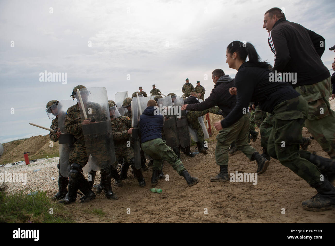 Soldiers with 1st Battalion, 6th Infantry Brigade, Armed Forces of ...