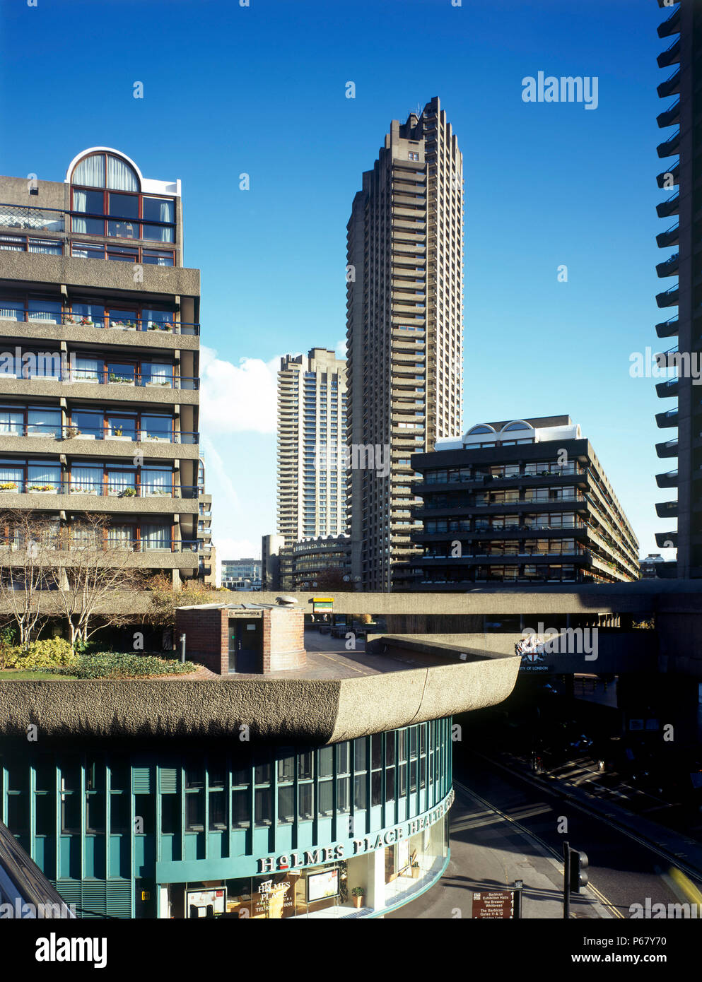 Barbican Estate, London. The architects (Peter Chamberlin, Geoffry ...
