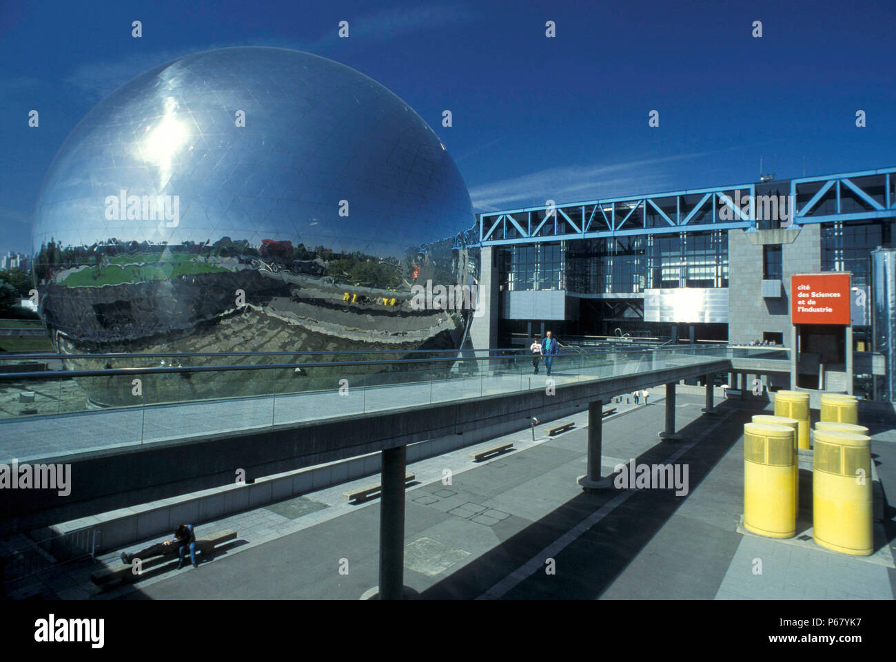 Paris, Musee de la Villette, Geode and Imax Cinema Stock Photo - Alamy