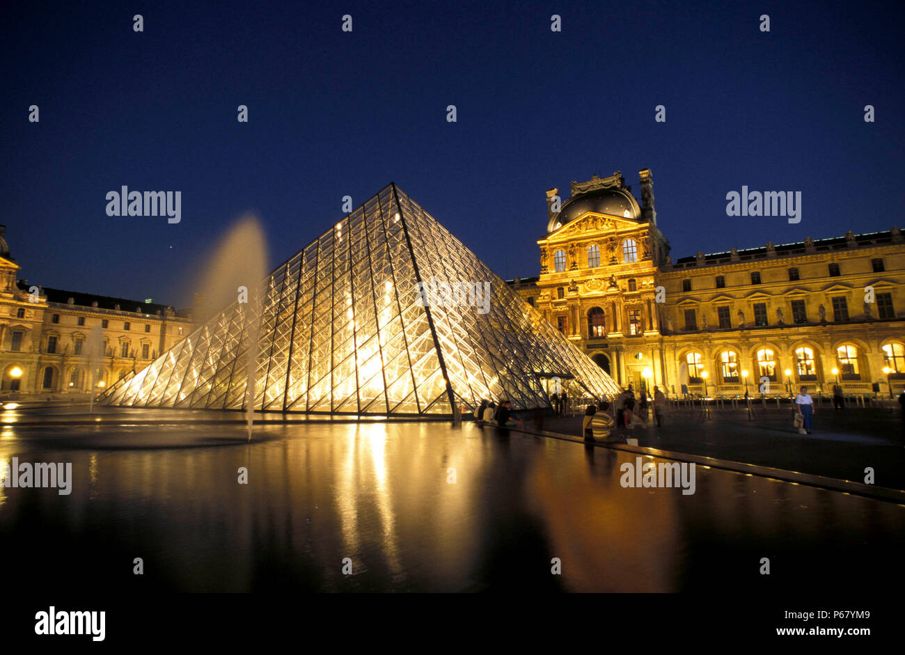 The Louvre pyramid. Paris, France. Architect: I.M Pei Stock Photo - Alamy