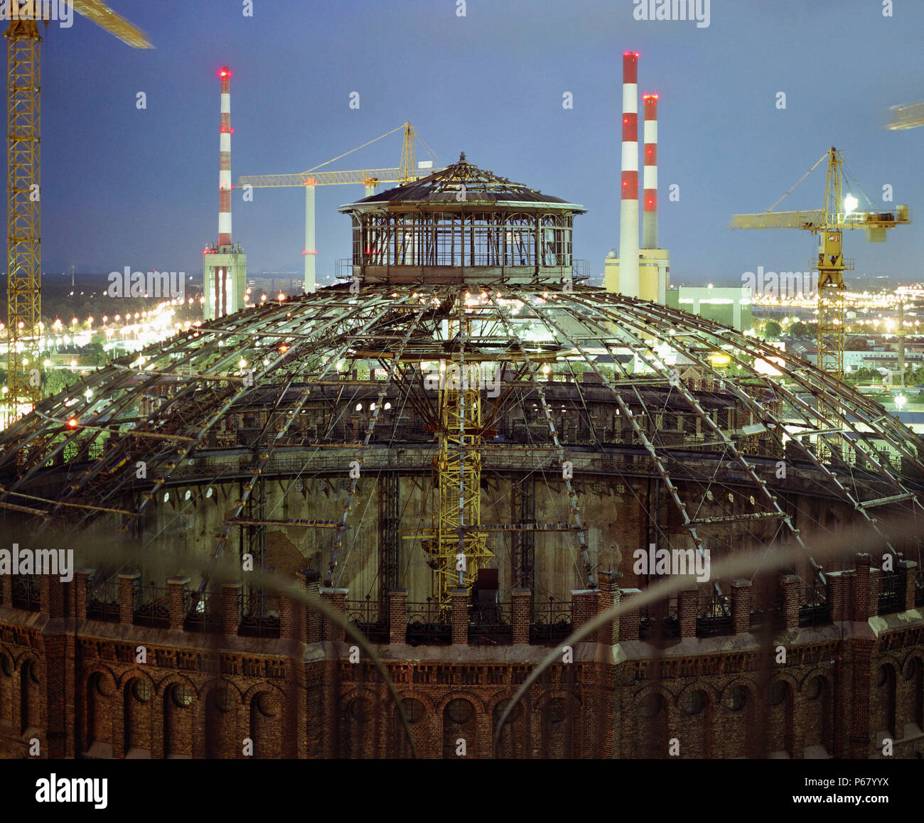 Gas storage tank exterior hi-res stock photography and images - Alamy