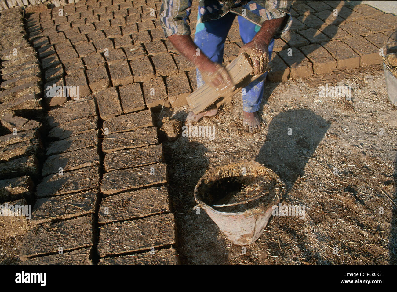 Making bricks by hand. Esfahan, Iran Stock Photo - Alamy