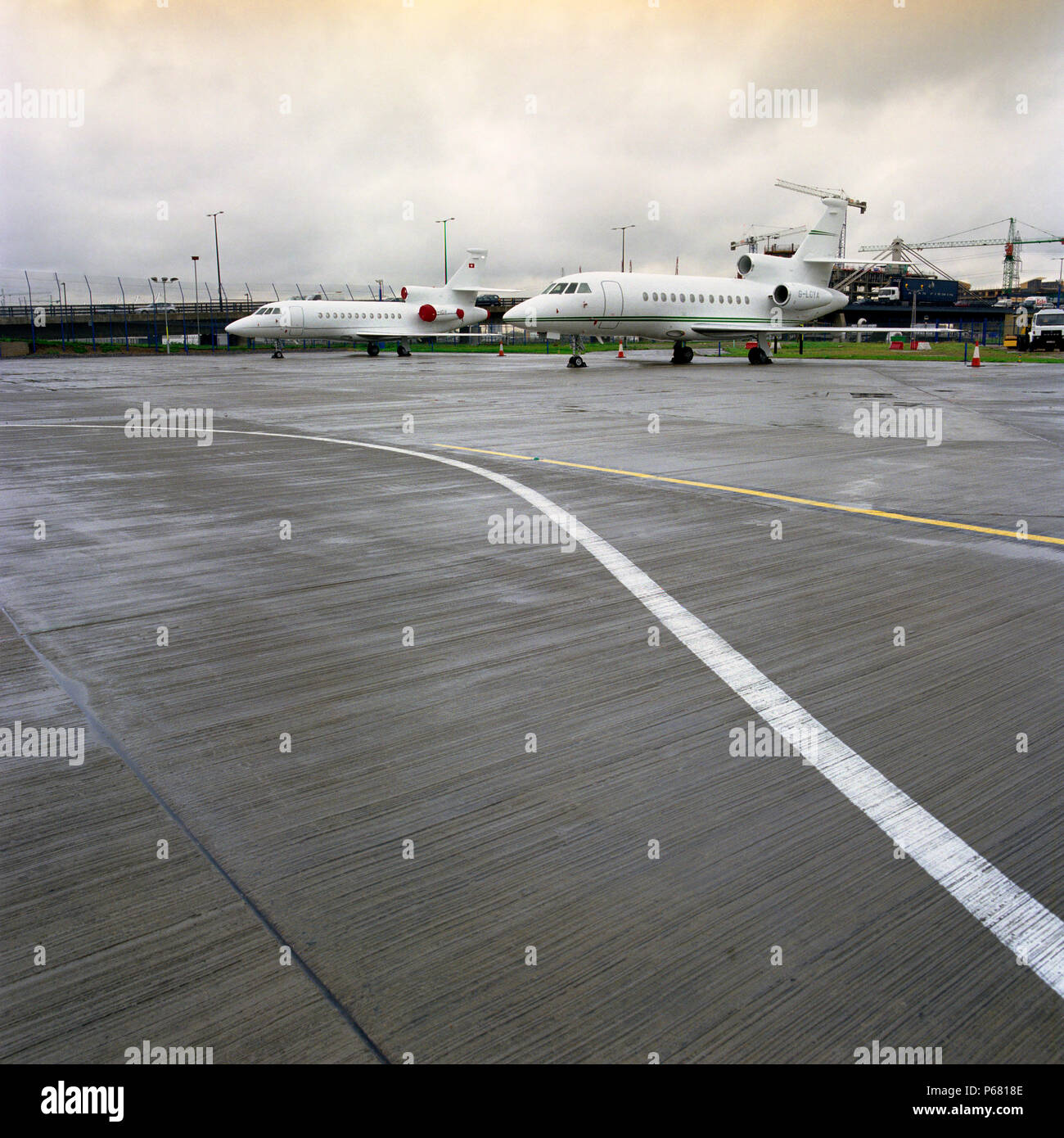 Runway extension hi-res stock photography and images - Alamy