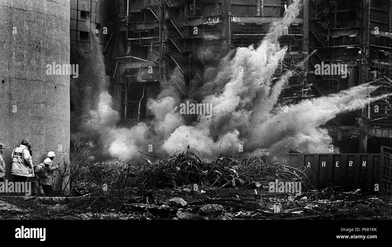 Uk demolition explosives hi-res stock photography and images - Alamy