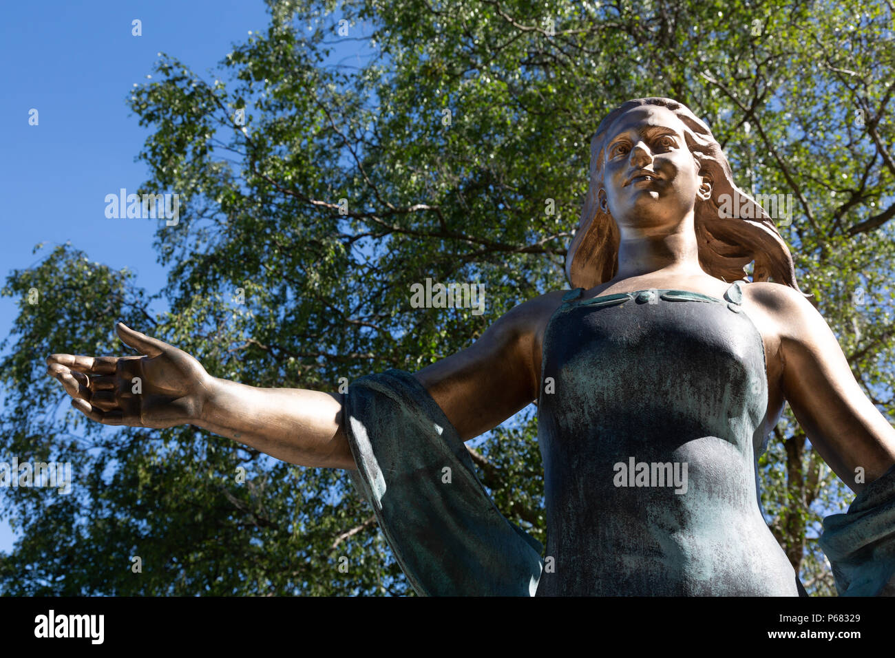 World peace statue hi-res stock photography and images - Alamy