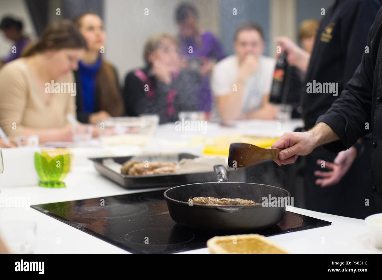Professional cooking class hi-res stock photography and images - Alamy