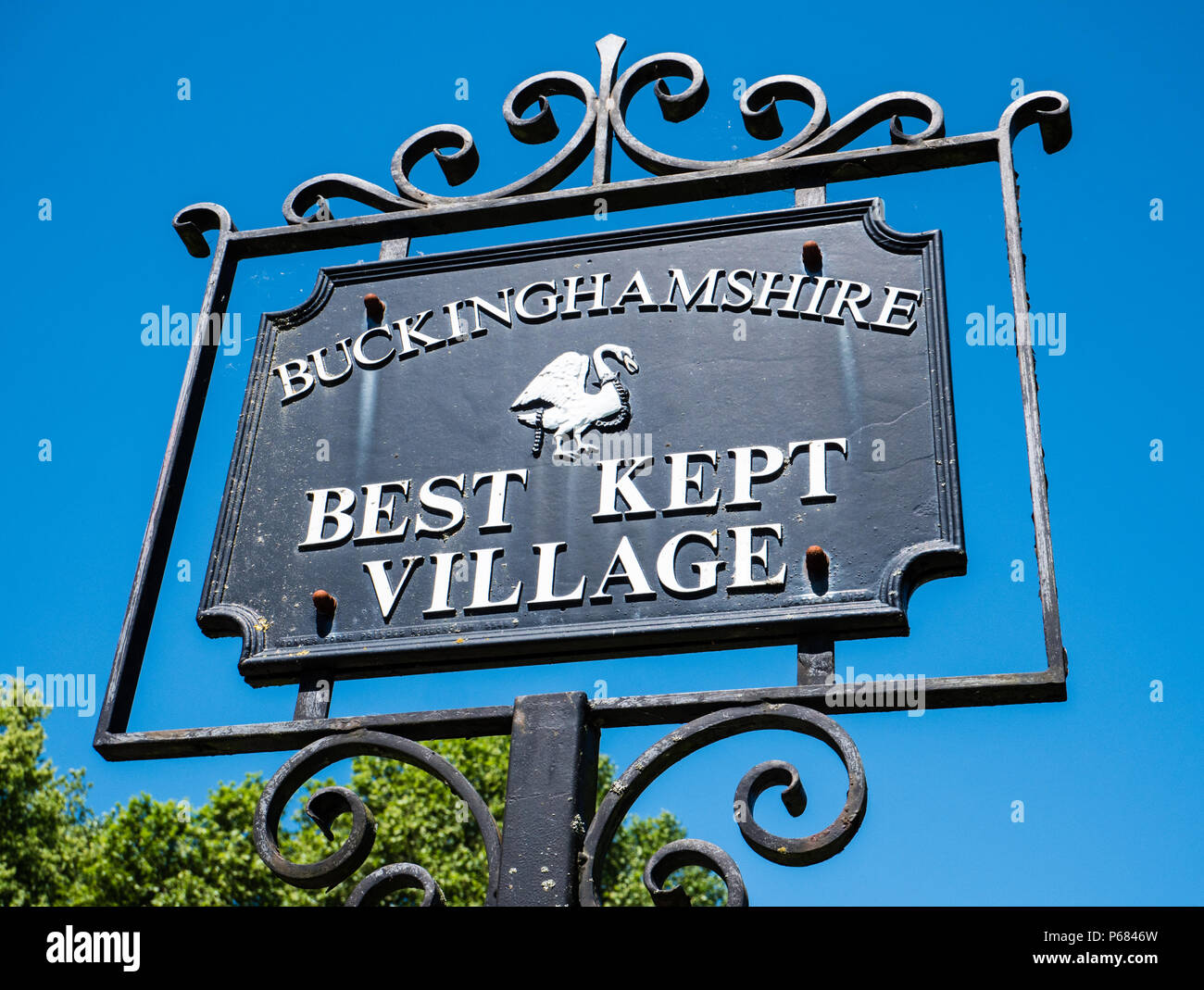 Best kept village sign marlow hi-res stock photography and images - Alamy