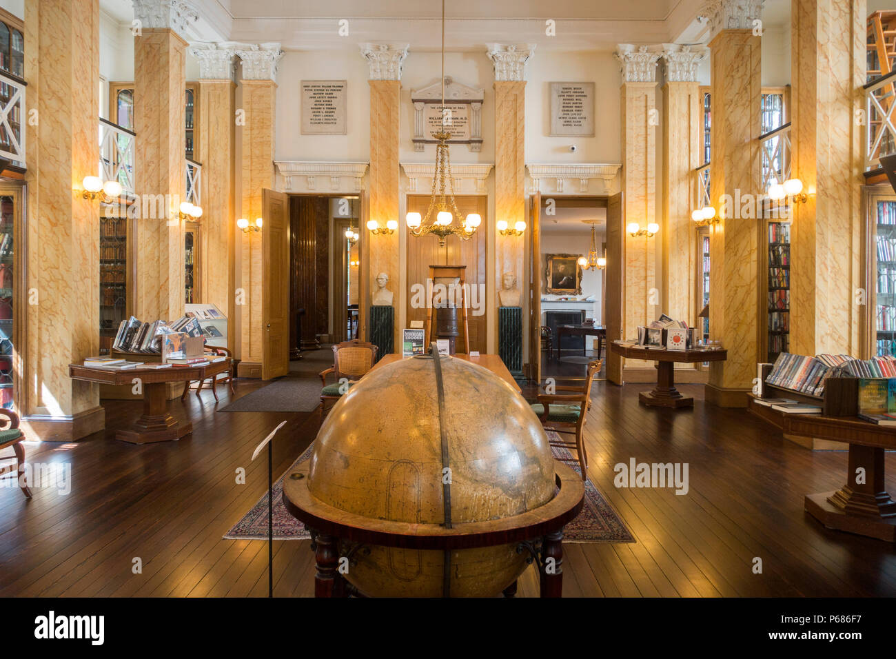 State collections of antiquities museum hi-res stock photography and ...