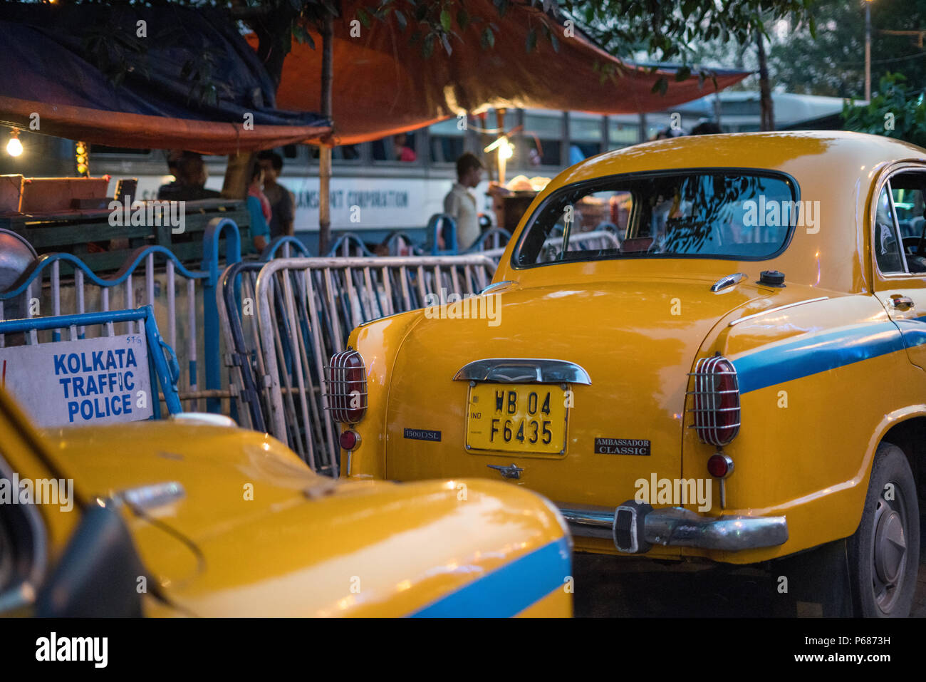 Yellow Ambassador taxi – Kolkata, India Stock Photo - Alamy