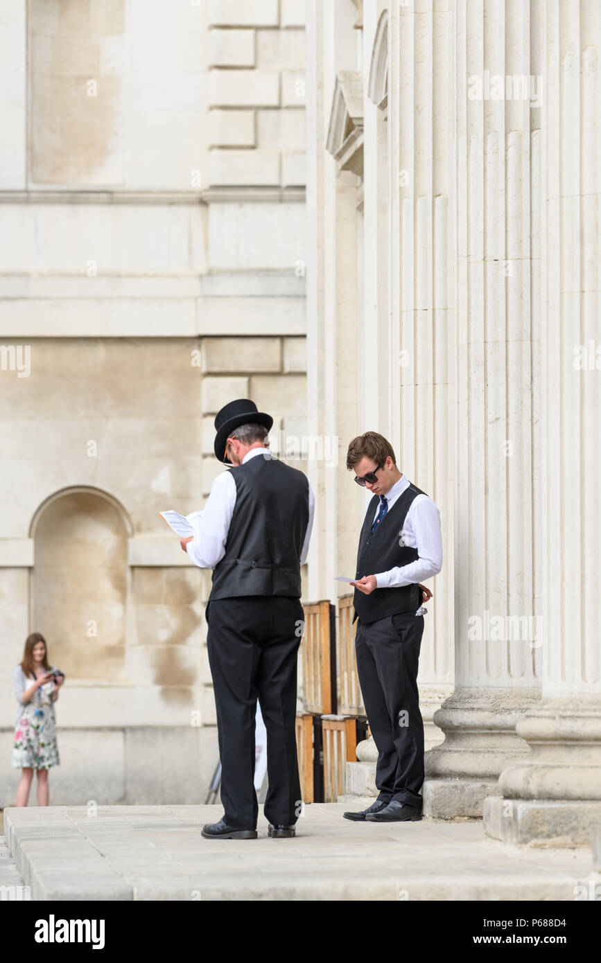 Official graduation hi-res stock photography and images - Alamy