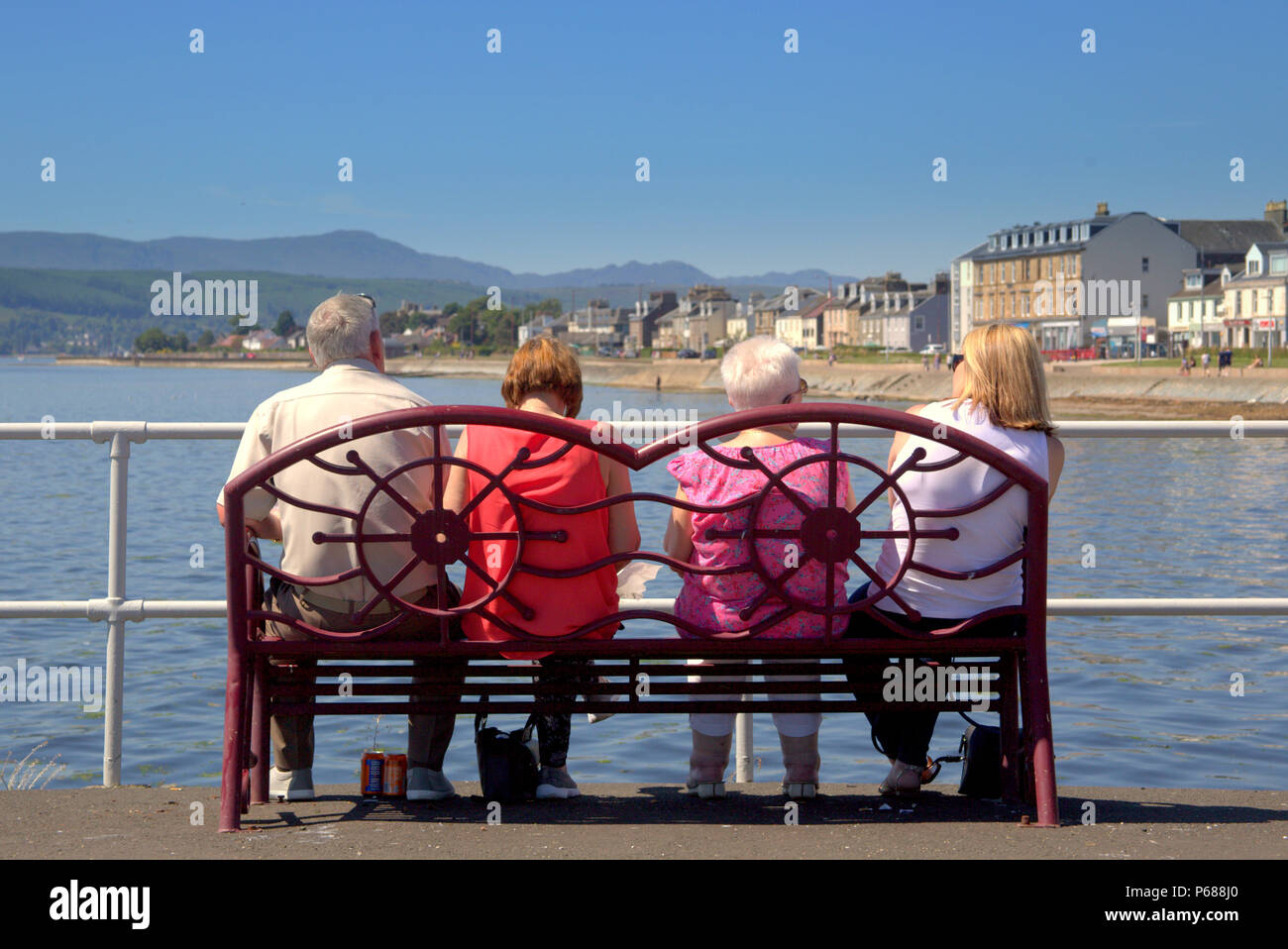 Helensburgh beach hi-res stock photography and images - Alamy