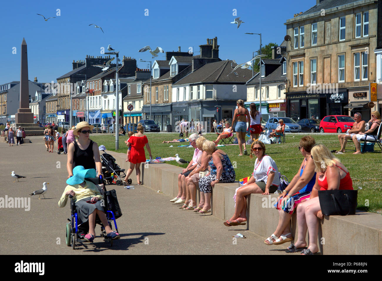 Helensburgh beach hi-res stock photography and images - Alamy