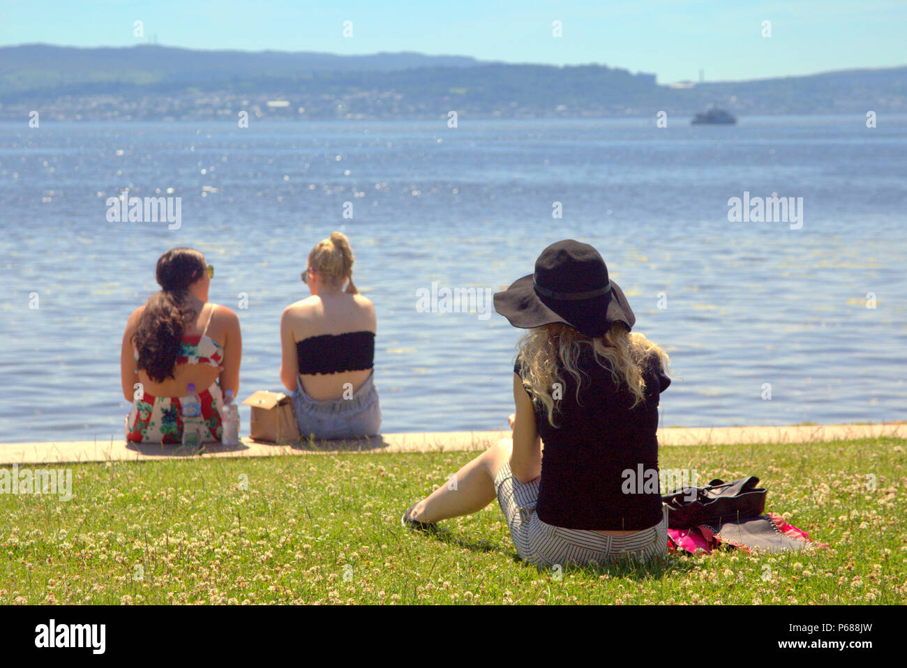Helensburgh beach hi-res stock photography and images - Alamy