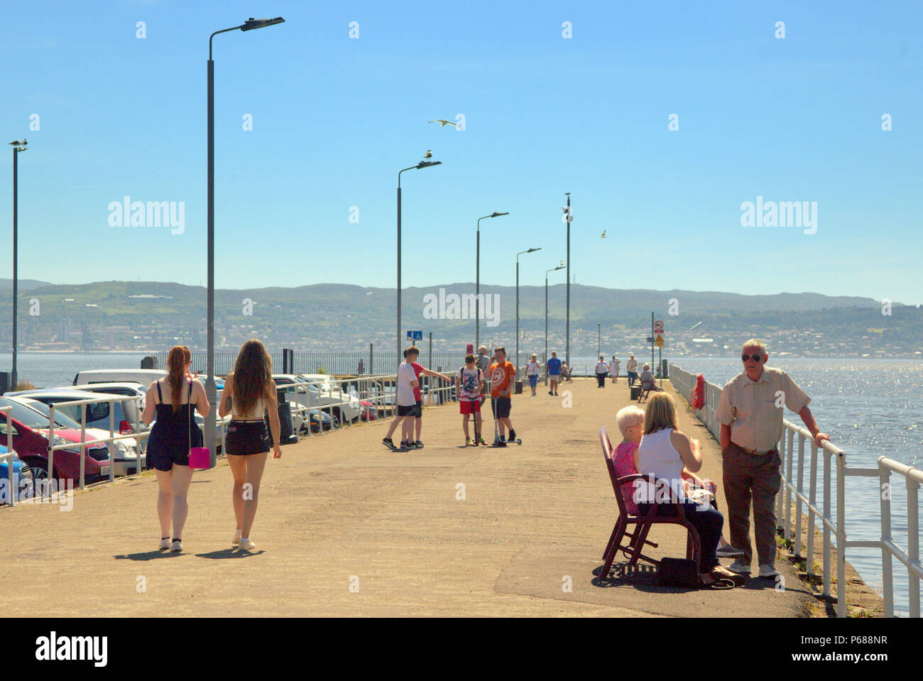 Helensburgh beach hi-res stock photography and images - Alamy
