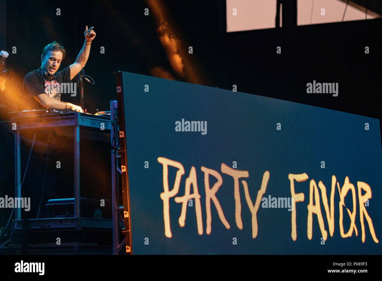 Party favor hi-res stock photography and images - Alamy