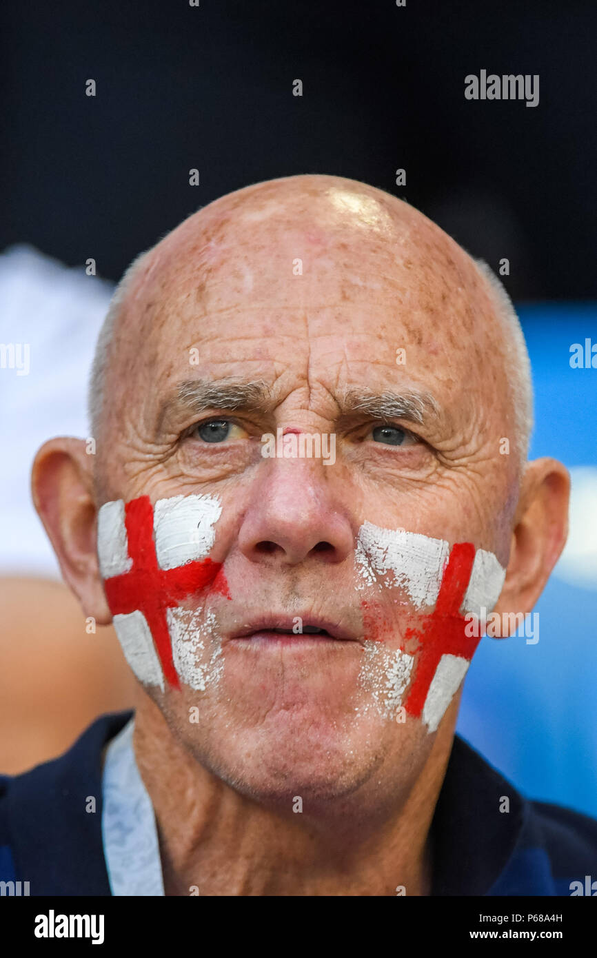 England soccer fan face paint hi-res stock photography and images - Alamy