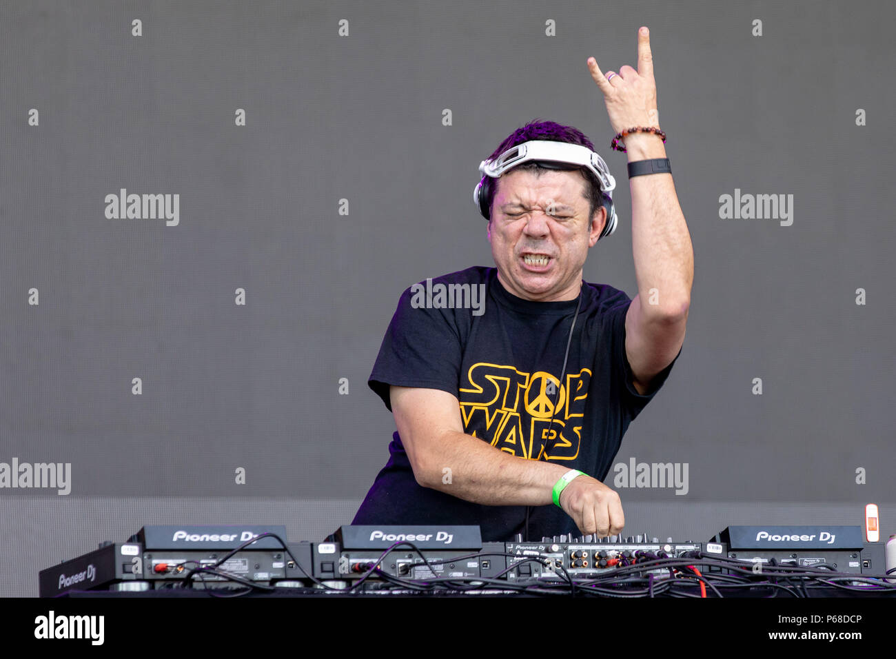 Crystal method band hi-res stock photography and images - Alamy