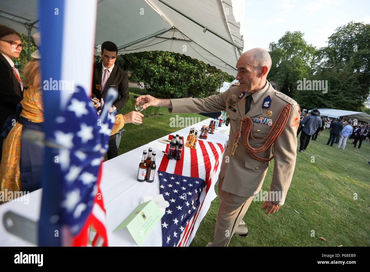 American embassy reception hi-res stock photography and images - Alamy