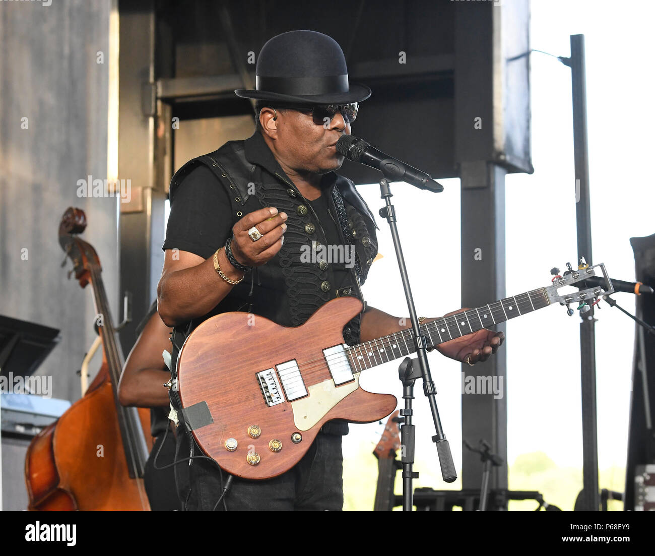 Joe jackson father of michael jackson hi-res stock photography and ...