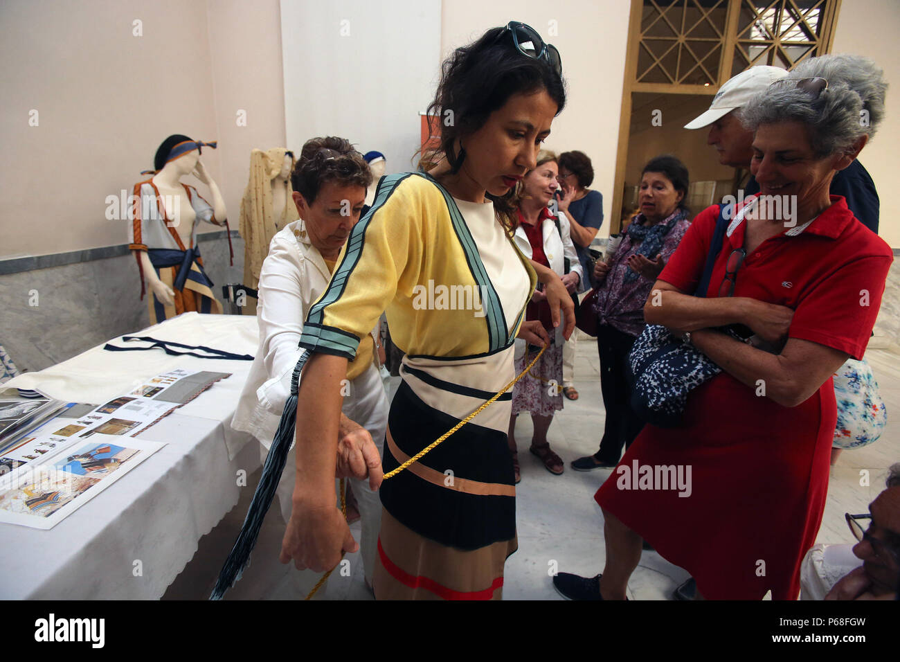 (180629) -- ATHENS, June 29, 2018 (Xinhua) -- Bernice Jones (L ...