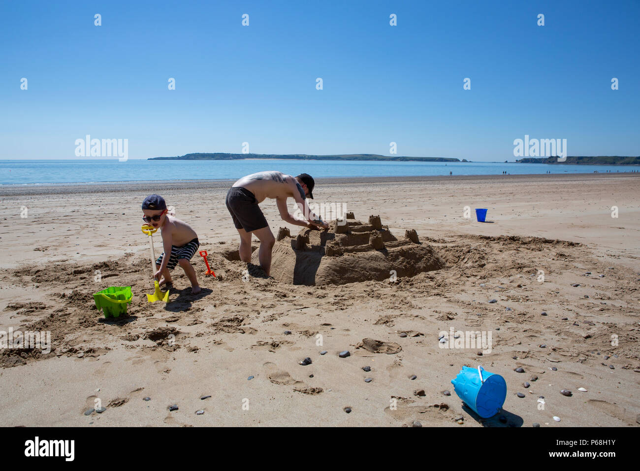 Build a sandcastle hi-res stock photography and images - Alamy
