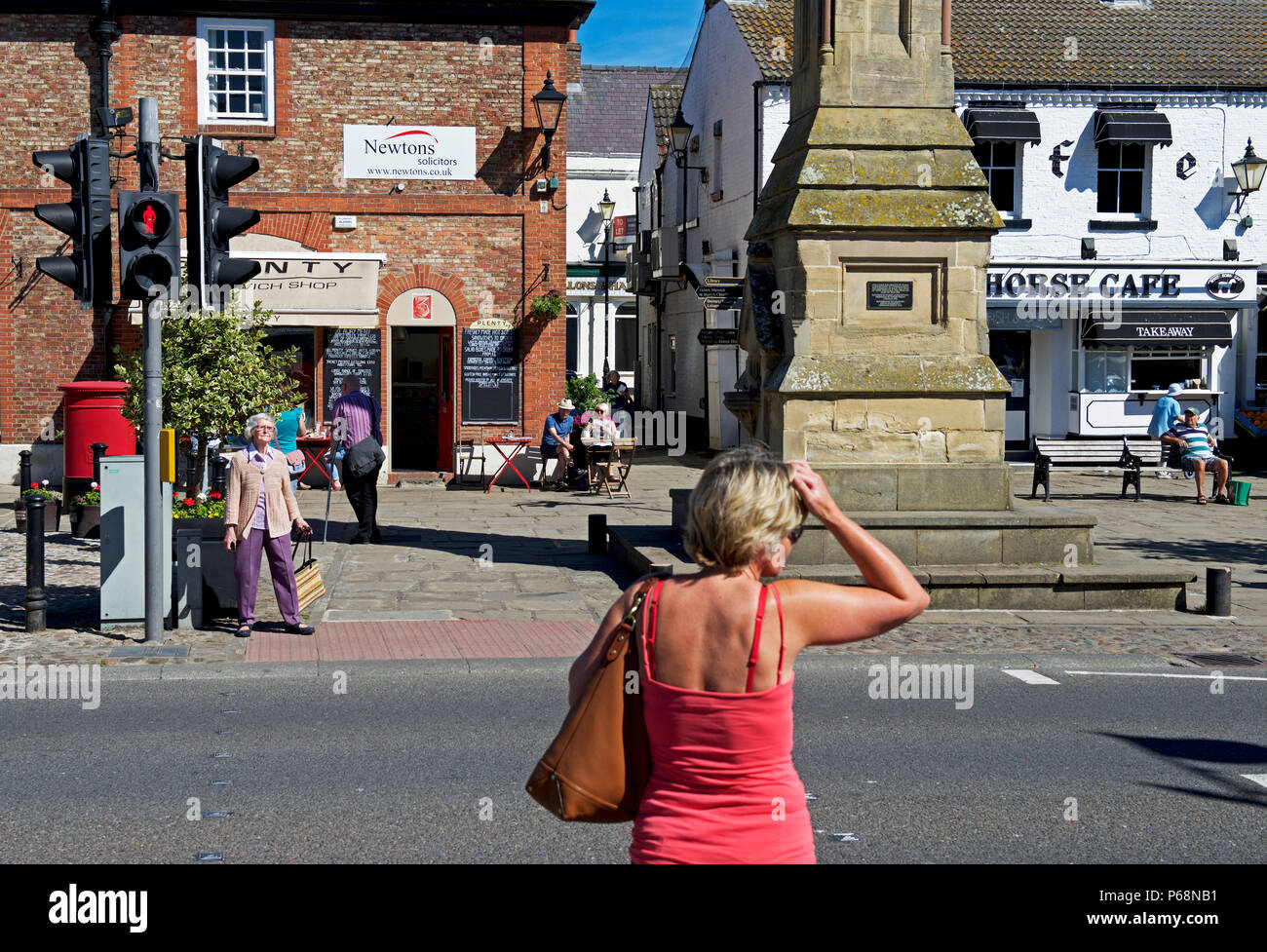 Thirsk town market square hi-res stock photography and images - Alamy