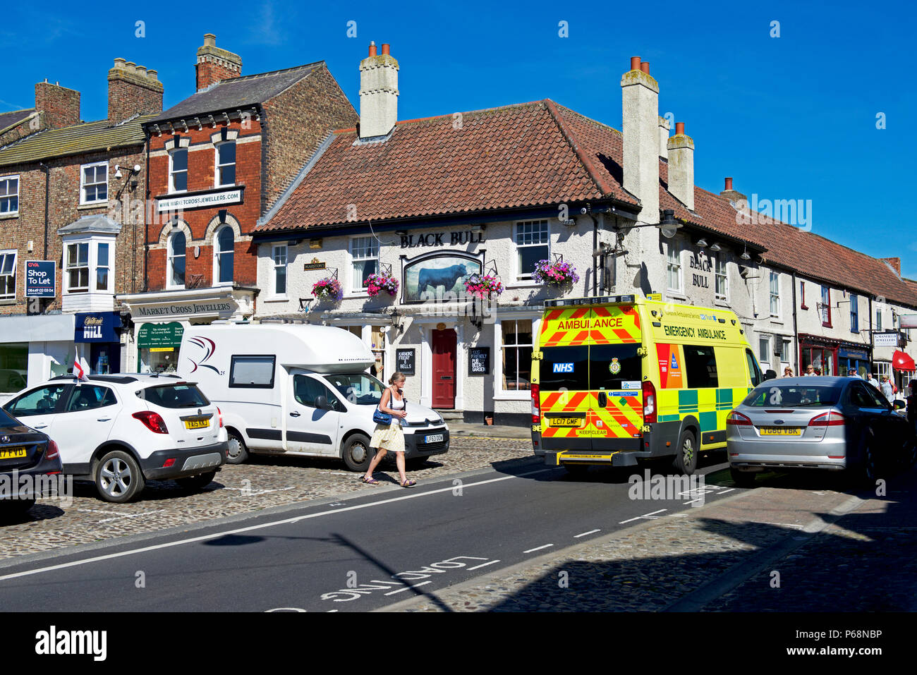 Pub thirsk north yorkshire hi-res stock photography and images - Alamy