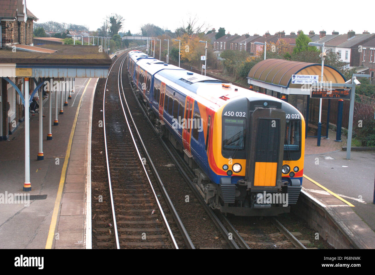 The Great Western Railway. A Portsmouth - Southampton service awaits ...