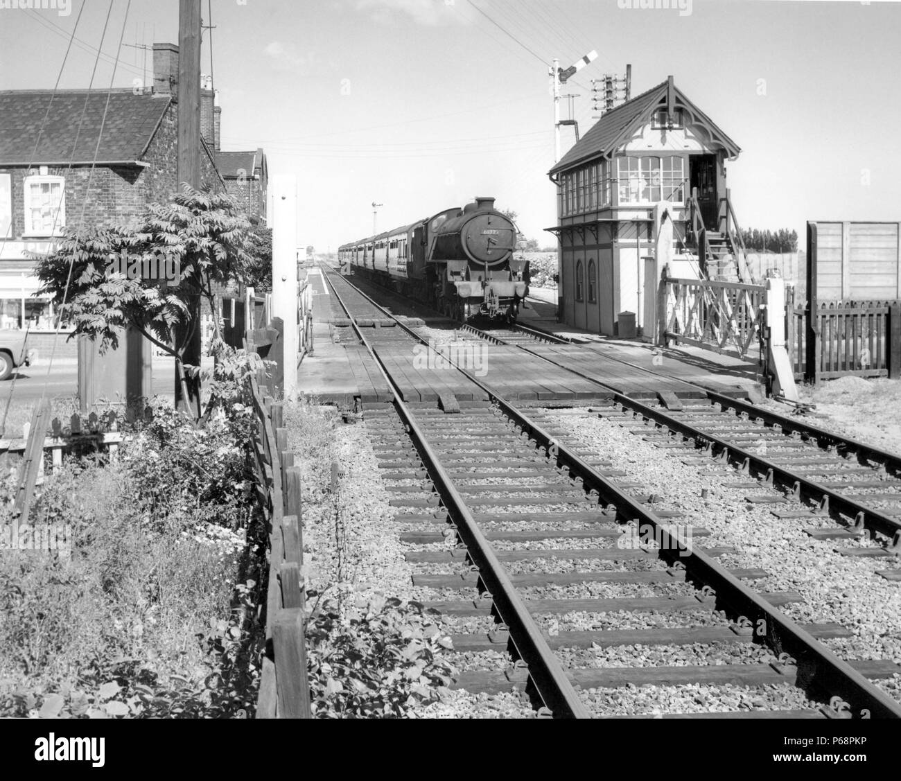 Old level crossing gates hi-res stock photography and images - Alamy