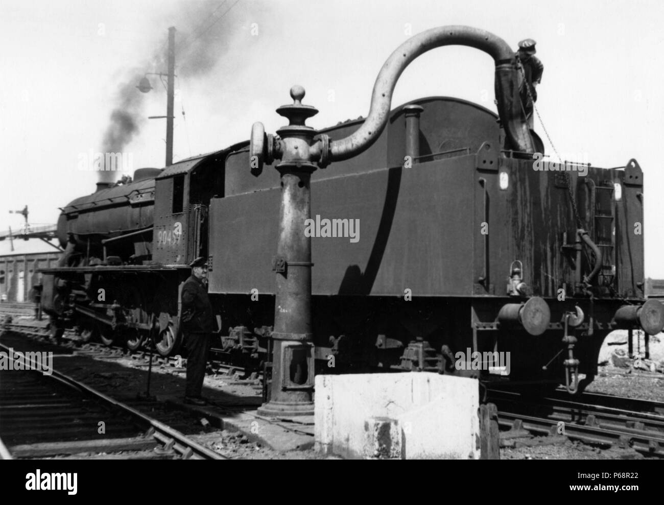 War department austerity 2 8 0 locomotive hi-res stock photography and ...