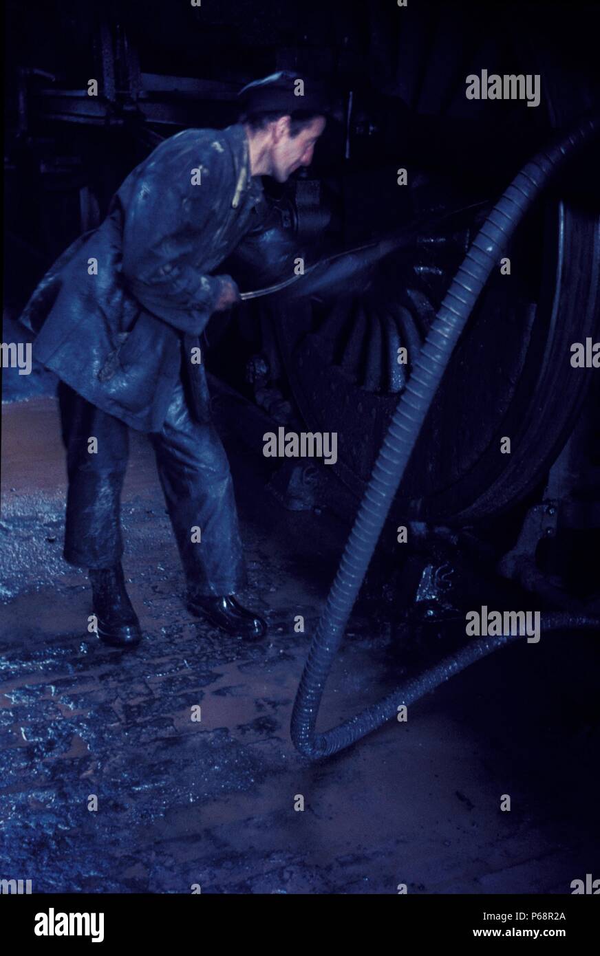 Washing locomotives hi-res stock photography and images - Alamy