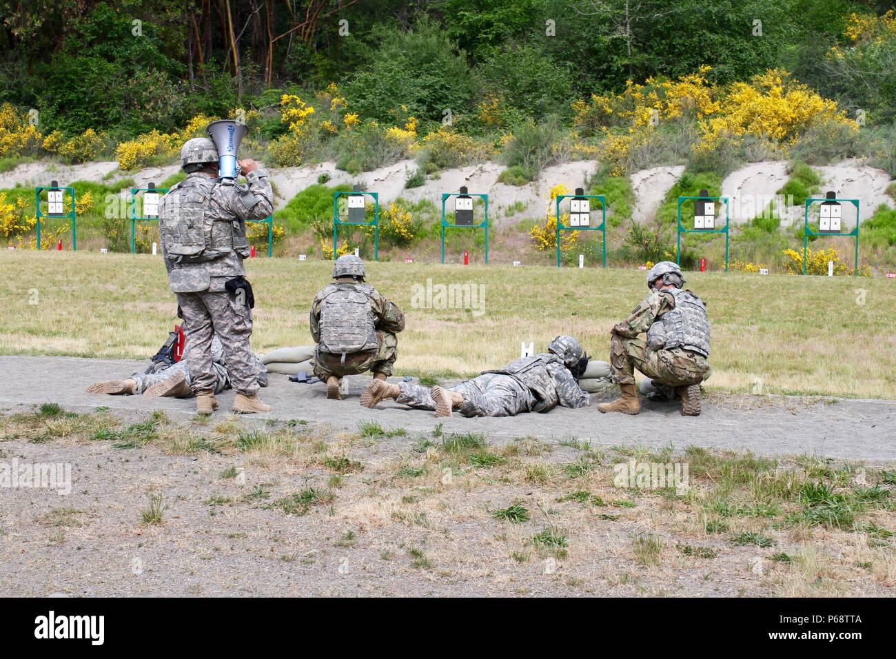Approximately 40 Soldiers with Headquarters and Headquarters Battery ...