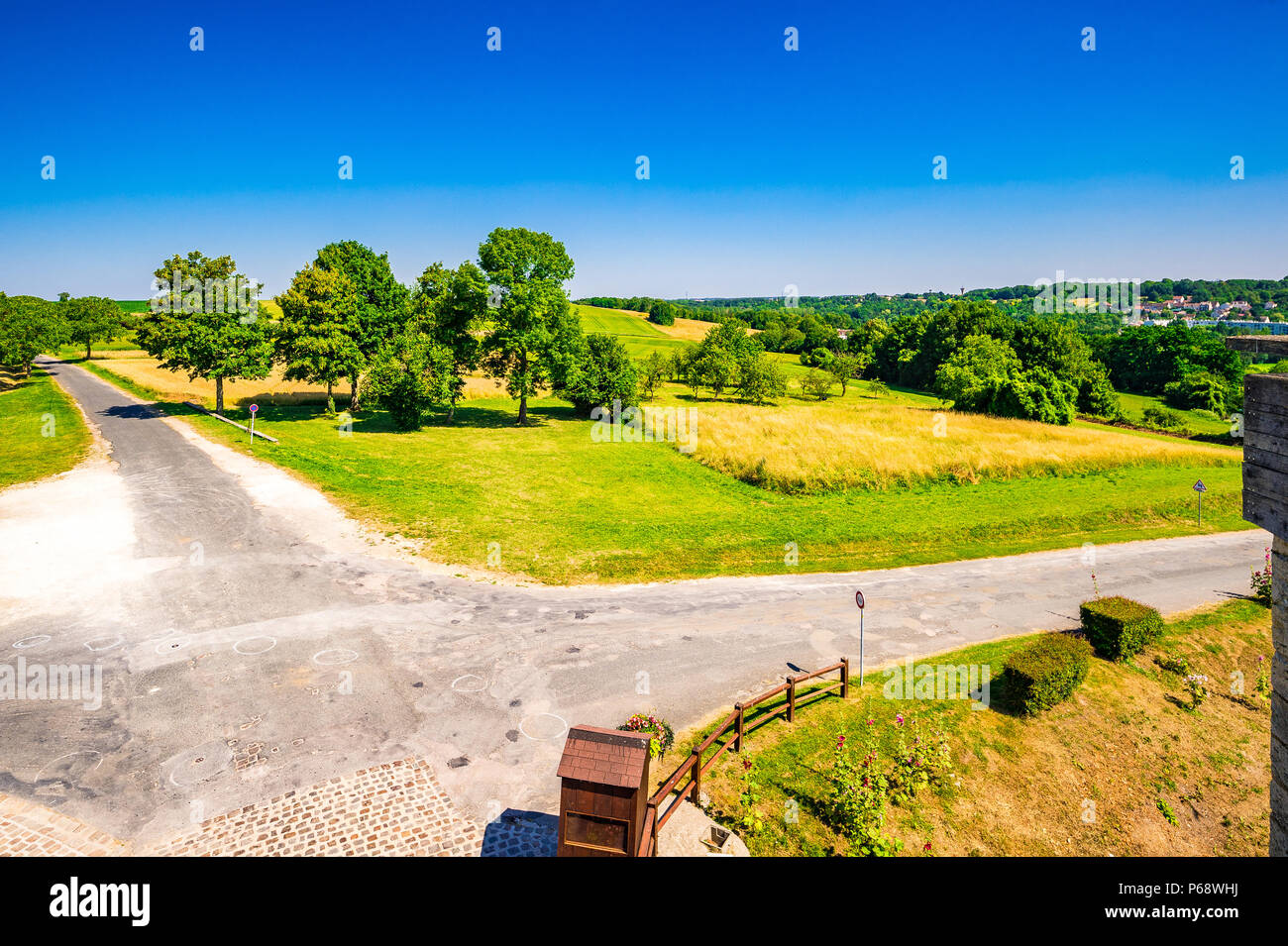 The beautiful landscape surrounding the medieval town of Provins ...