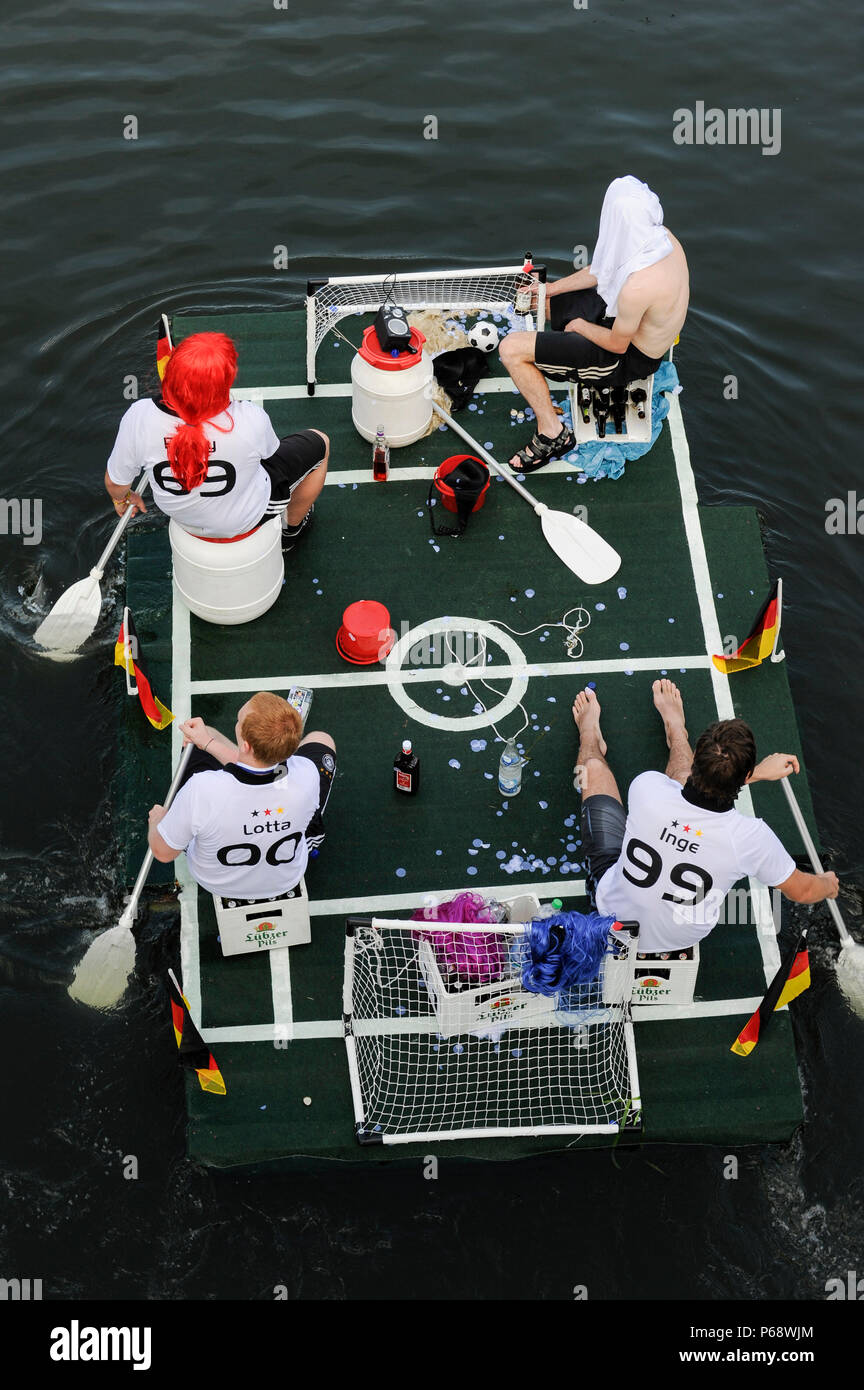 Nationale deutsche flagge hi-res stock photography and images - Alamy