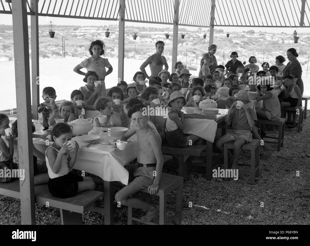 Children 1930s Poor High Resolution Stock Photography and Images - Alamy