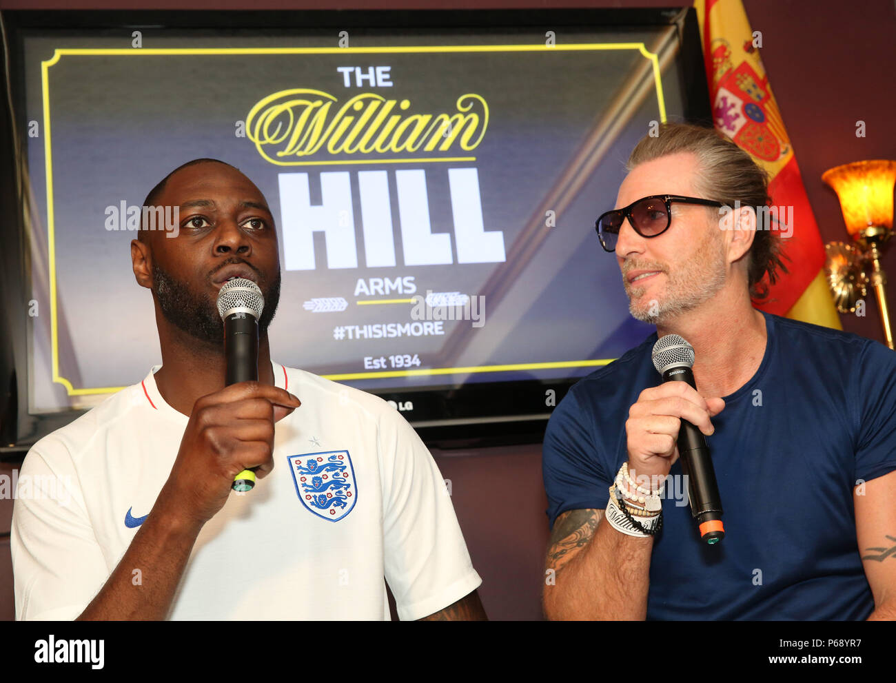 Ledley king lord raglan pub hi-res stock photography and images - Alamy