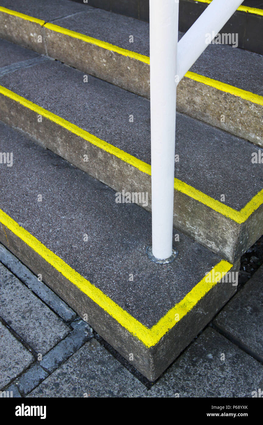 DDA Disability Discrimination Act features on external stair Stock ... DDA Disability Discrimination Act features on external stair Stock ...