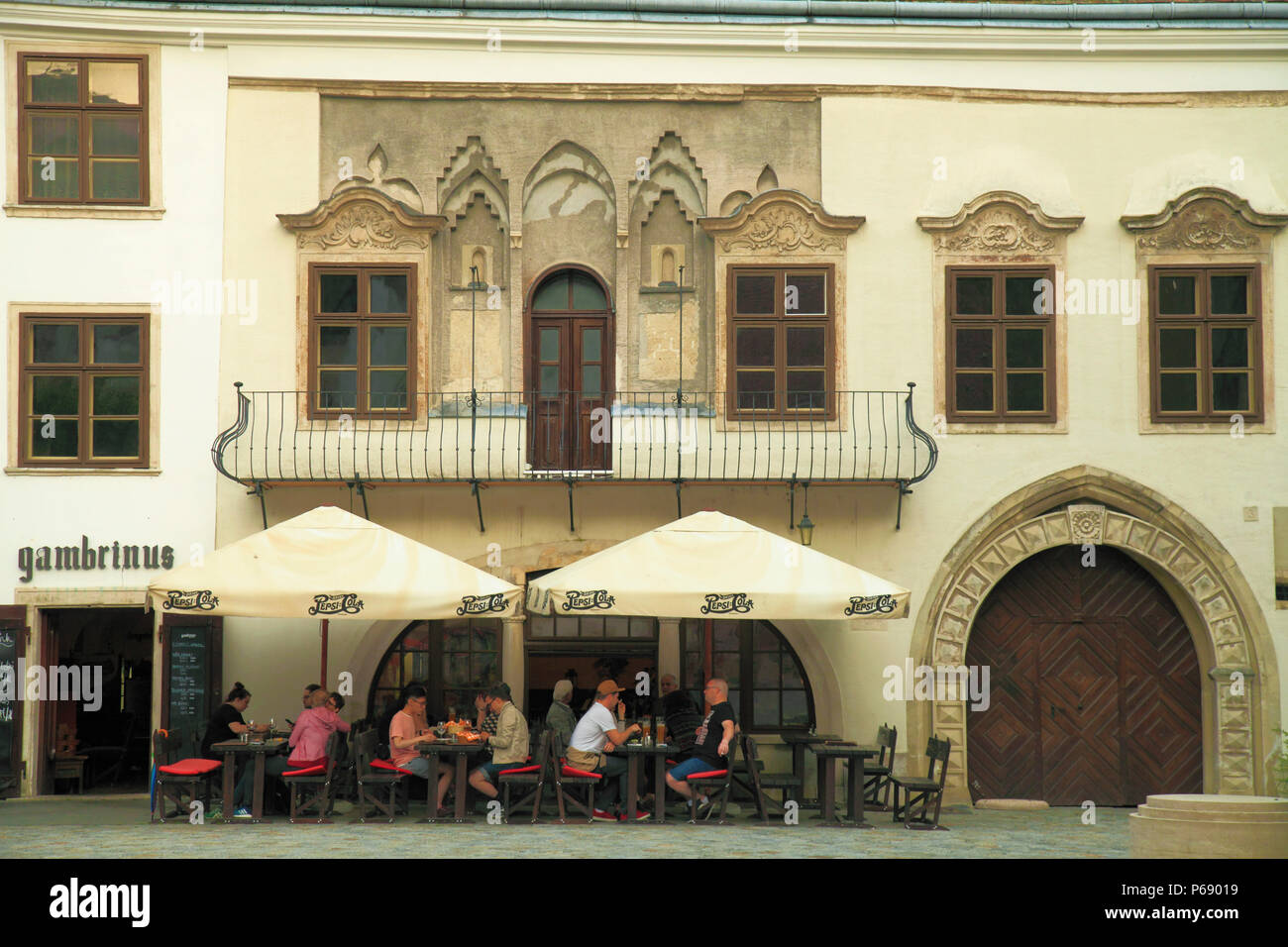 Hungary, Sopron, Main Square, restaurant, people, historic architecture ...