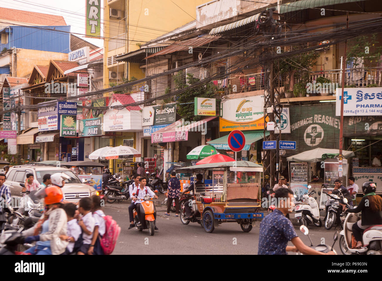 Street scene on a road in the city of Phnom Penh of Cambodia. Cambodia ...