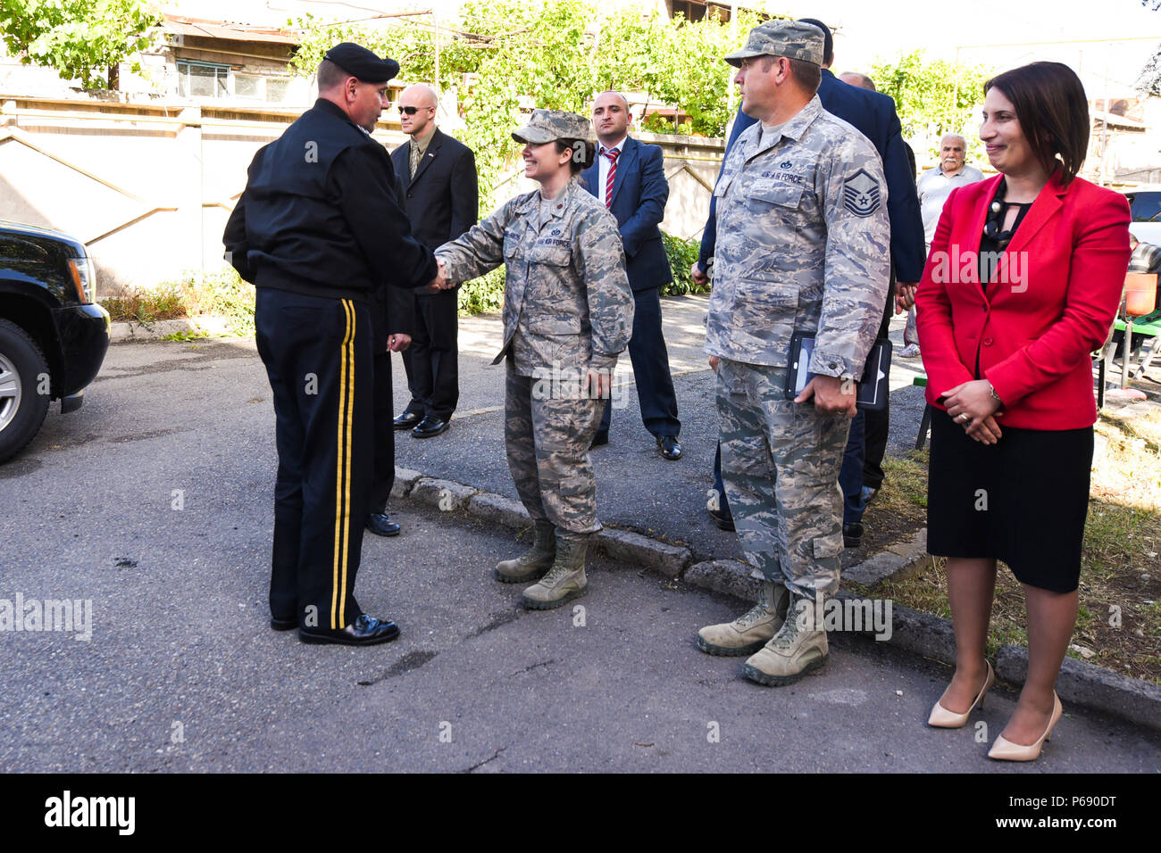 U.S. Army Europe Commander, Lt. Gen. Ben Hodges, left, greets Major ...