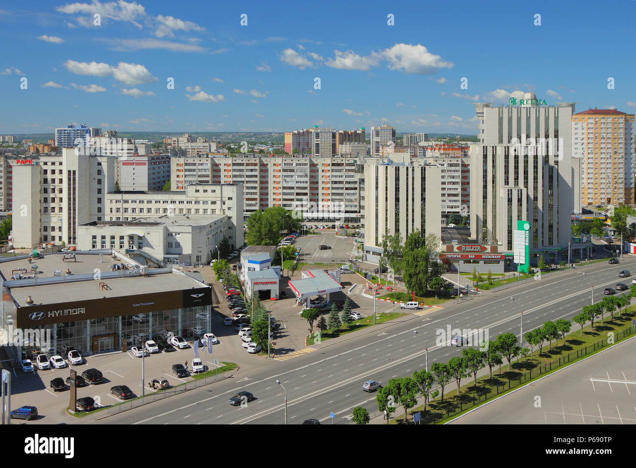 City thoroughfare hi-res stock photography and images - Alamy