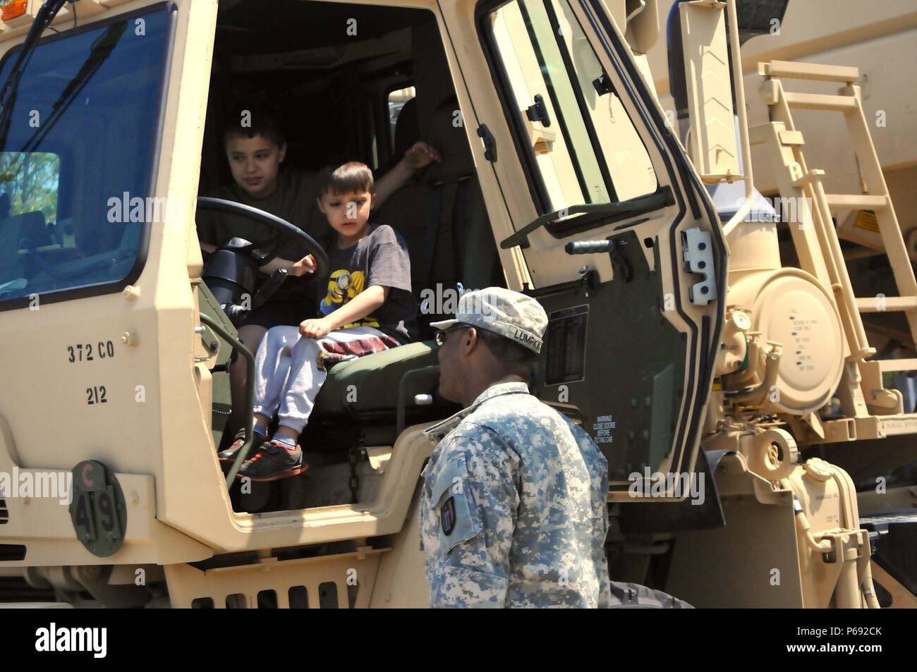 M1142 tactical fire fighting truck hi-res stock photography and images ...