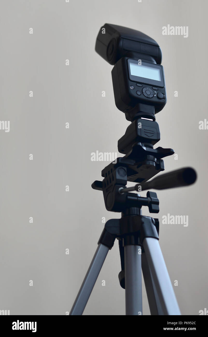 Speedlight mount hi-res stock photography and images - Alamy